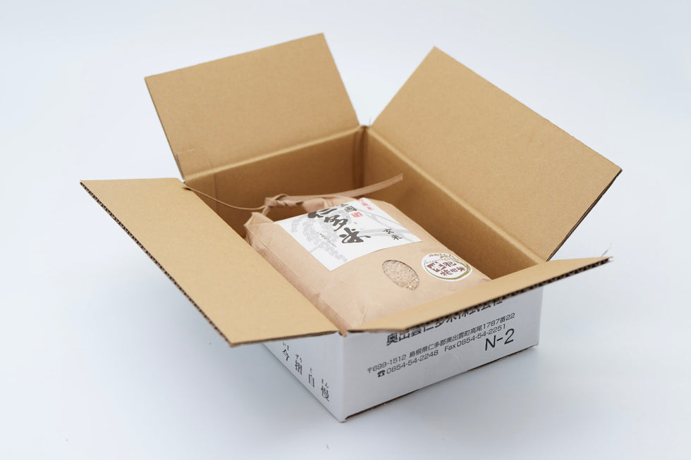 【入荷日未定】今摺りで感動する美味しさ『出雲國仁多米』玄米 – OTEMOTOストア